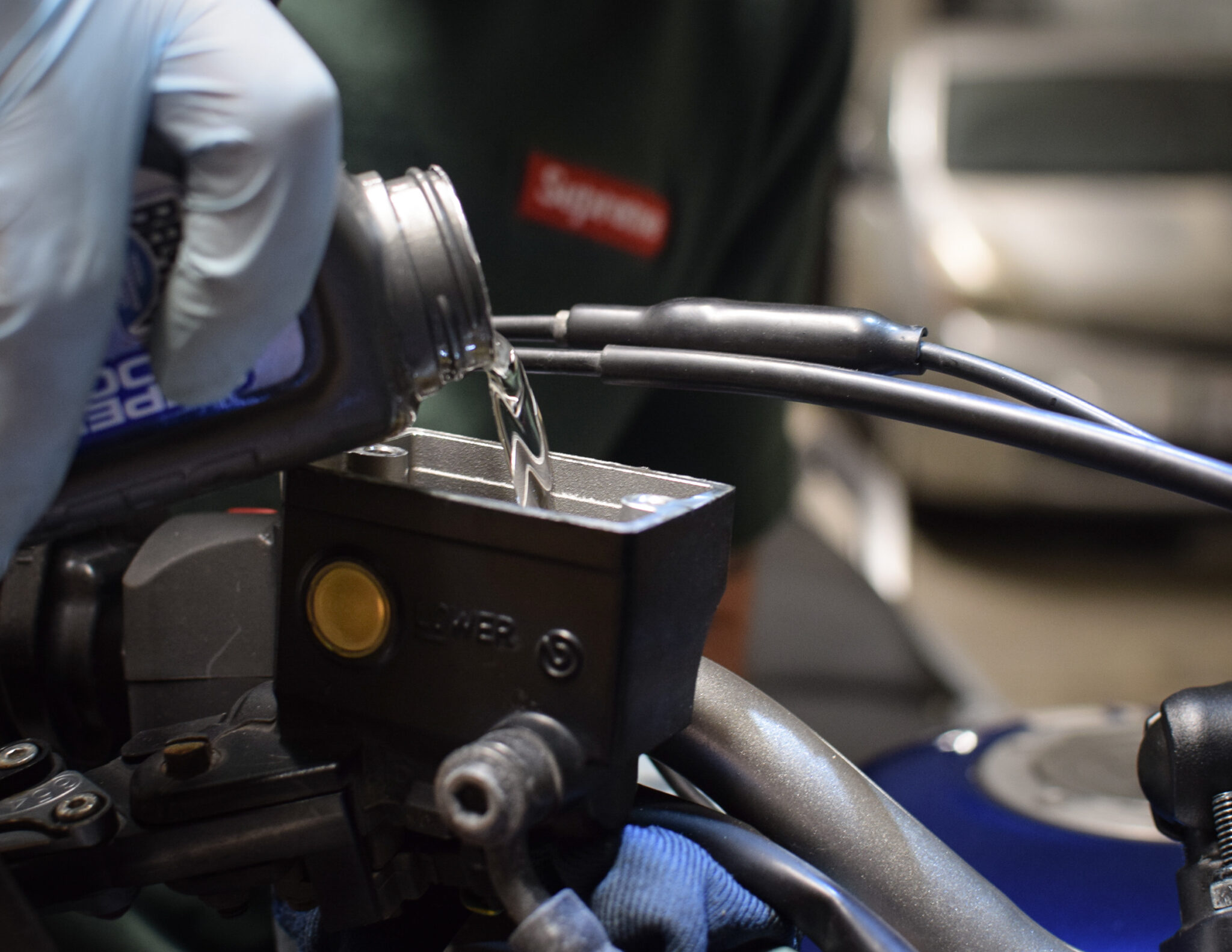 Purge liquide de frein moto avec ABS, avant et arrière, en tutoriel